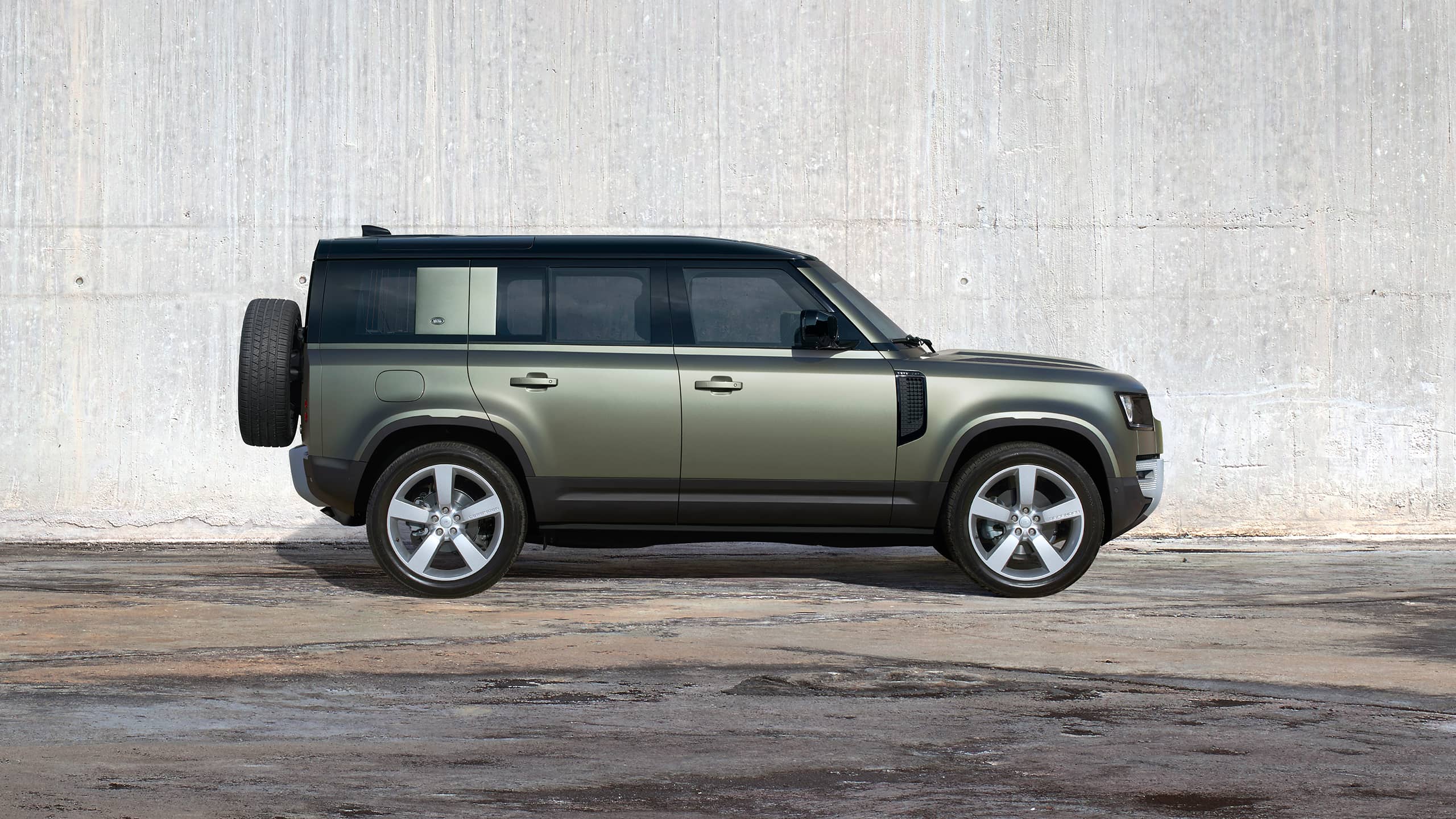 Defender 90 2024 | Explore the iconic design | Defender