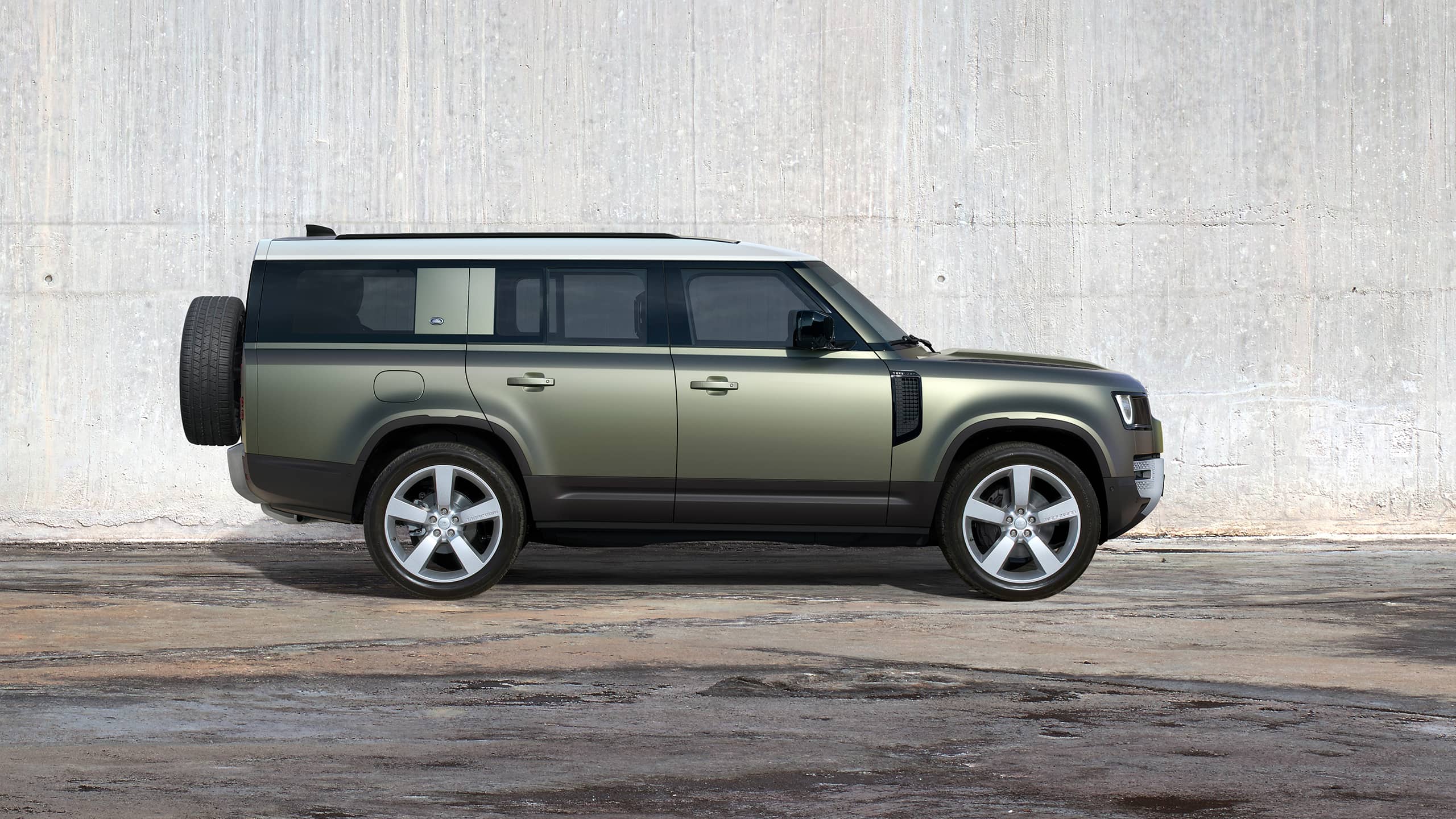 Defender 90 2024 | Explore the iconic design | Defender